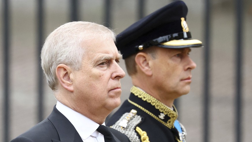 Royals: Prinz Andrew droht plötzlich Zwangsräumung Royals: Prinz Andrew droht plötzlich Zwangsräumung