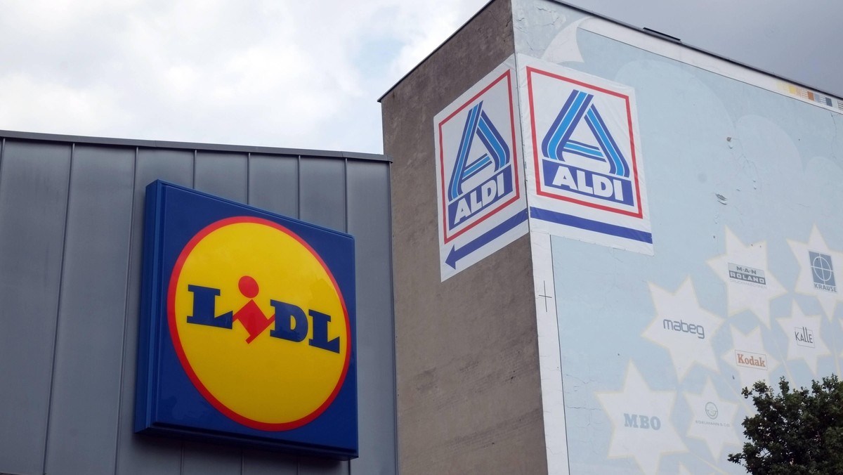 Discounter-Streit: Während Aldi Ärger am Hals hat, setzt Lidl zum ... Discounter-Streit: Während Aldi Ärger am Hals hat, setzt Lidl zum ...