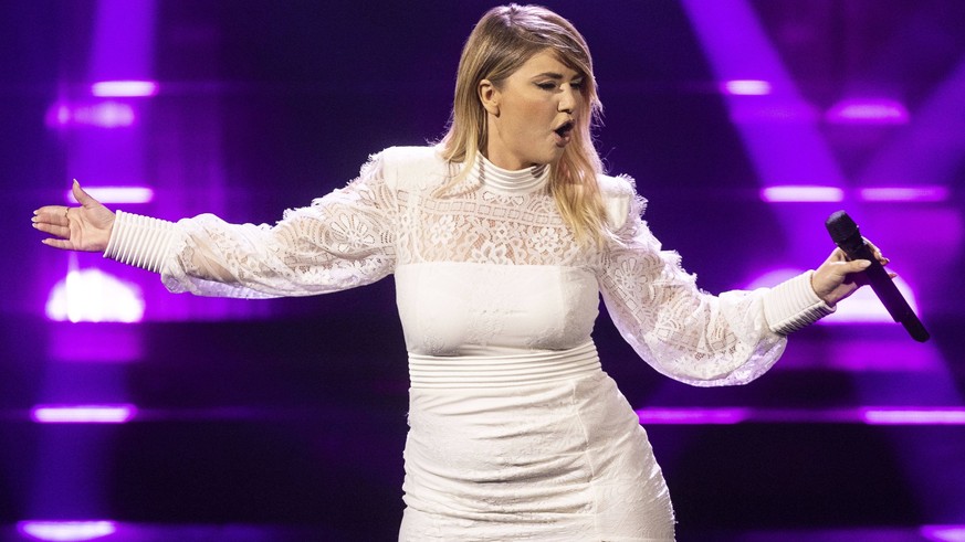 Singer Beatrice Egli Reveals Risky Love Celebrity Gossip News