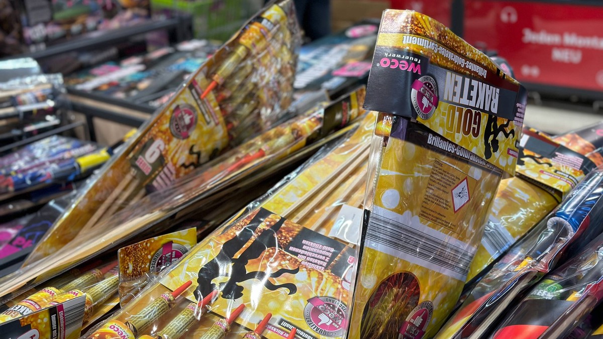 Supermarkt: Kunden rasten wegen Feuerwerk aus – Meinungen gespalten Supermarkt: Kunden rasten wegen Feuerwerk aus – Meinungen gespalten