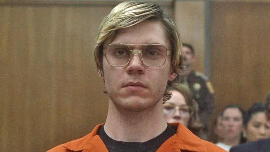 Dahmer Serie Sorgt Für Heftige Fan Kritik Netflix Reagiert