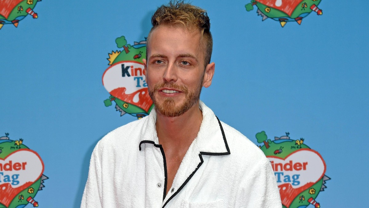 Julian Claßen wendet sich nach Trennungsgerüchten mit Bitte an Fans Julian Claßen wendet sich nach Trennungsgerüchten mit Bitte an Fans