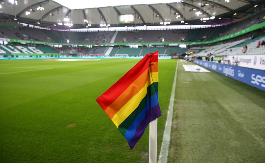 Bundesliga: Schwuler Profi-Fußballer vor Coming-Out? Rätsel um Twitter ... Bundesliga: Schwuler Profi-Fußballer vor Coming-Out? Rätsel um Twitter ...